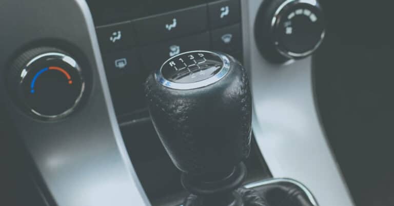 what-happens-if-you-miss-a-shift-in-a-manual-car-fixing-engines